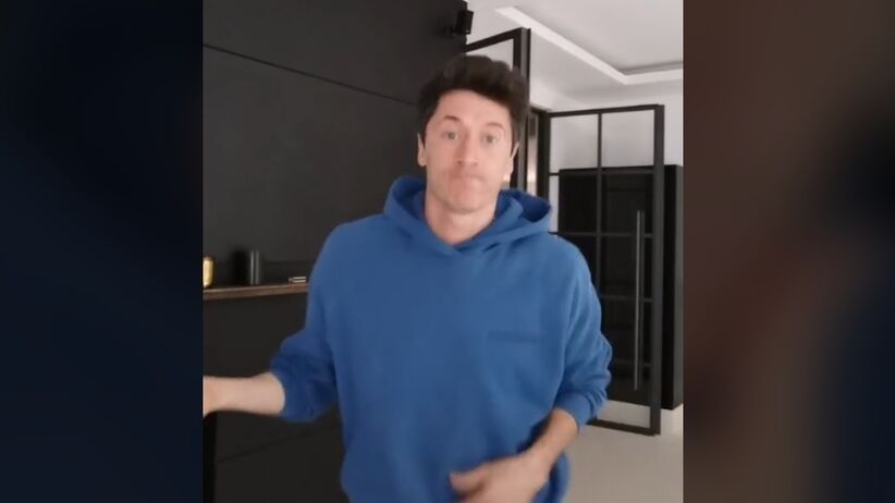 Robert Lewandowski tańczy na TikToku. Nowe WIDEO NAGRANIE | Sport Radio ZET