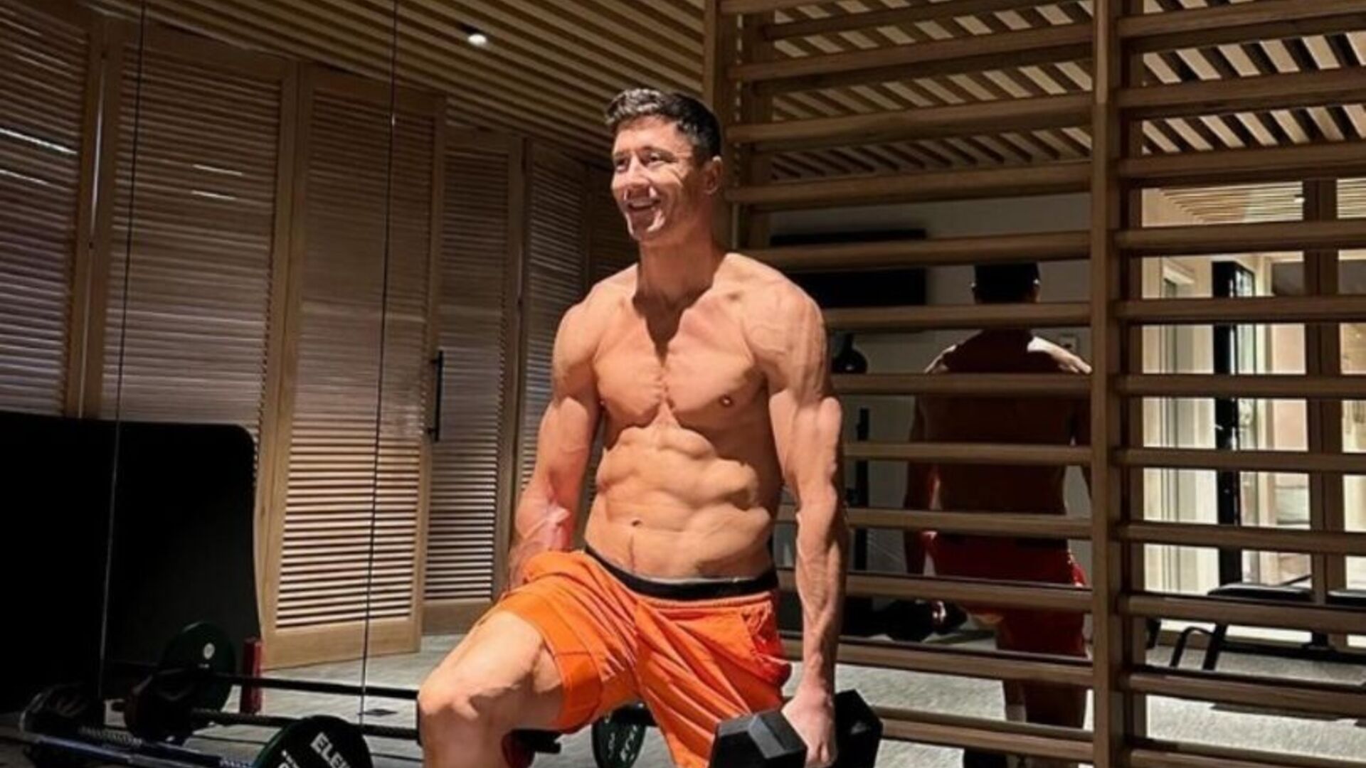 Lewandowski pokazał zdjęcie z siłowni. Te mięśnie robią wrażenie ...